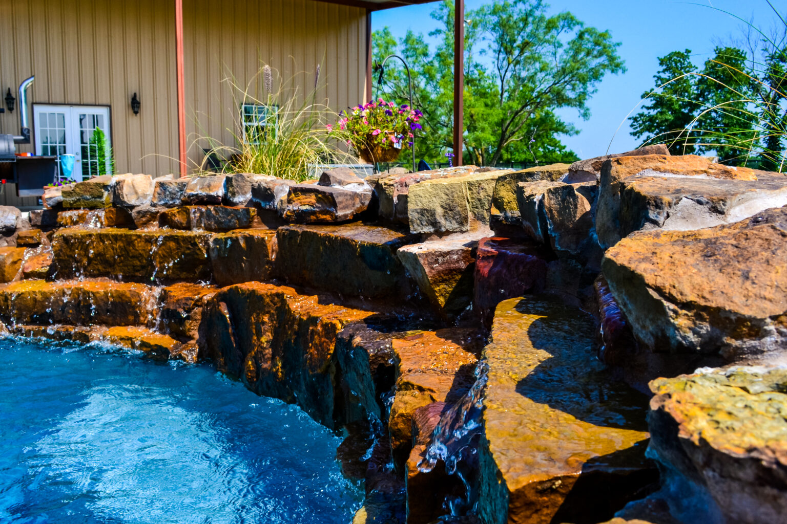 Types Of Water Features | Emerald Custom Pools